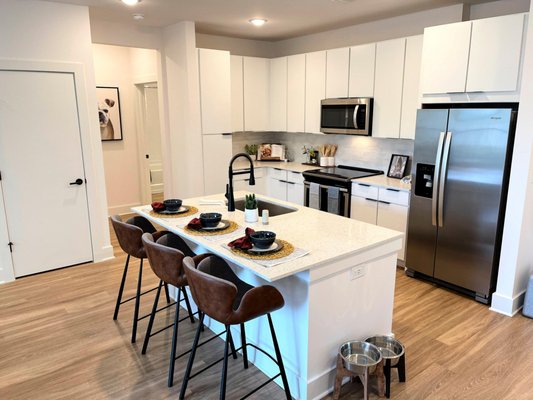 SPECTATOR APARTMENTS - Updated May 2026 - 55 Photos & 22 Reviews - 2395 ...