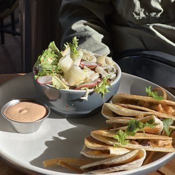 LOCAL PUBLIC EATERY 8TH AVENUE - Updated December 2025 - 139 Photos ...