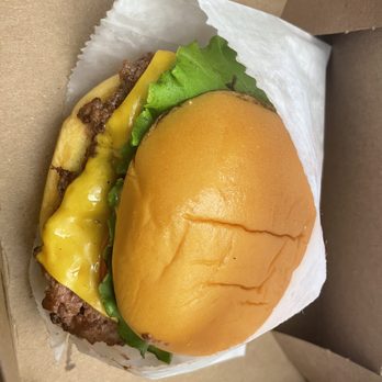 SHAKE SHACK UNION STATION - Updated April 2025 - 371 Photos & 366 ...