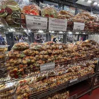 GOLDEN GATE FORTUNE COOKIE FACTORY - Updated May 2025 - 2048 Photos ...