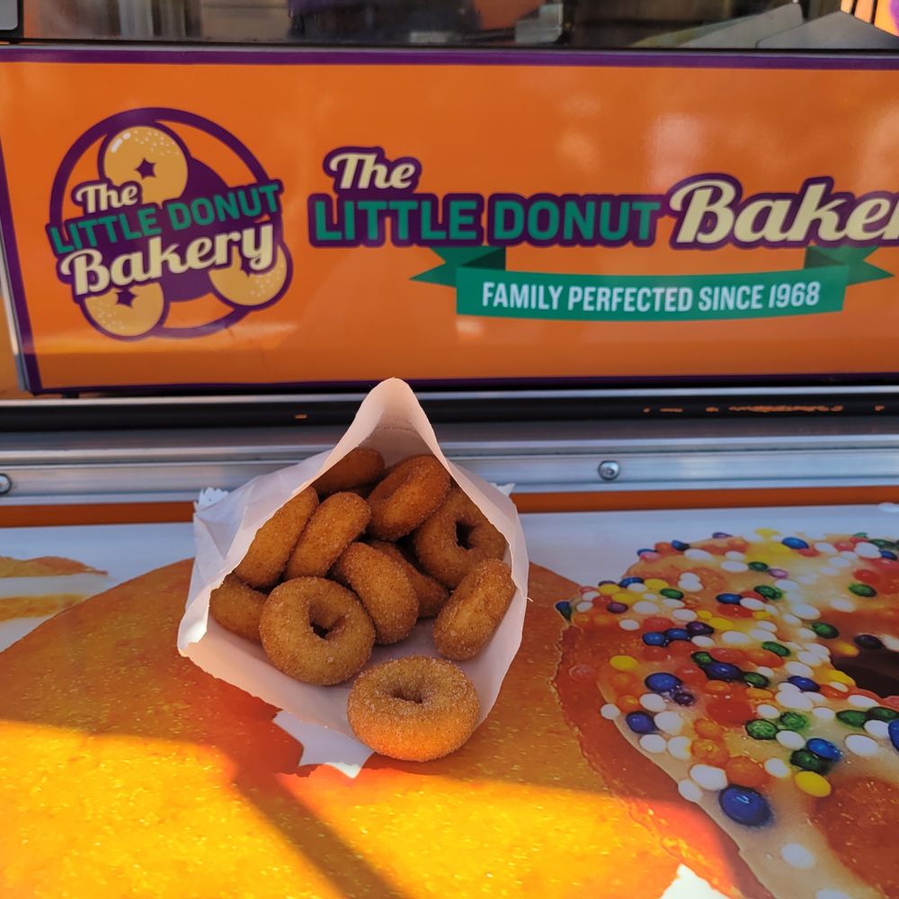 THE LITTLE DONUT BAKERY - Updated July 2025 - 7 Templeside Bay NE ...