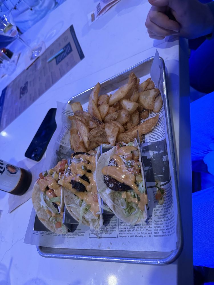 TOWNE TAVERN AND TREEHOUSE - Updated September 2025 - 99 Photos & 111 ...