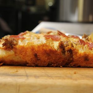 GAGA PIZZERIA - 23 Photos & 58 Reviews - Pizza - 1236 12 Avenue SW ...