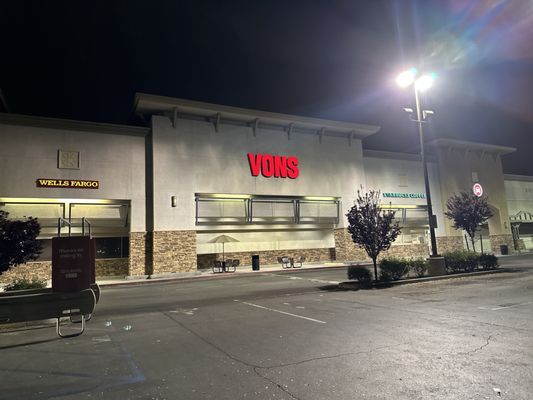 VONS - Updated November 2025 - 53 Photos & 98 Reviews - 33644 Yucaipa ...
