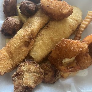 CHARLIE’S SEAFOOD & CARRY-OUT RESTAURANT - 52 Photos & 63 Reviews - 926 ...