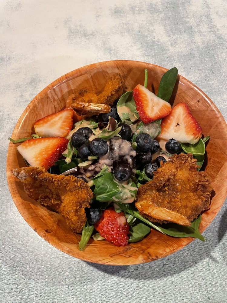 THE DEN AGAIN DINER - Updated October 2025 - 220 Yazoo Ave, Clarksdale ...