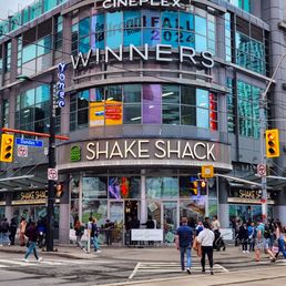 SHAKE SHACK - Updated January 2026 - 207 Photos & 70 Reviews - 10 ...