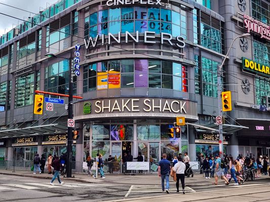 SHAKE SHACK - Updated September 2025 - 190 Photos & 63 Reviews - 10 ...