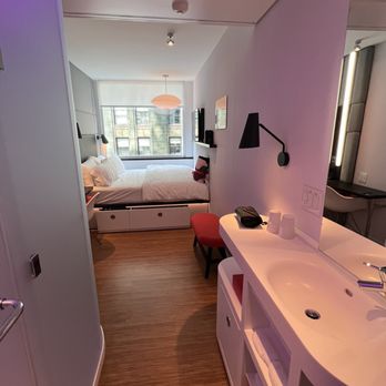 CITIZENM CHICAGO DOWNTOWN HOTEL - Updated April 2025 - 208 Photos & 50 ...