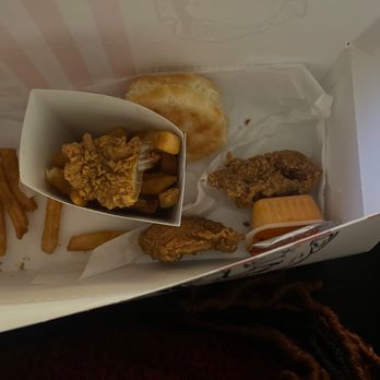 KFC - Updated November 2025 - 12 Photos & 32 Reviews - 17505 S Halsted ...