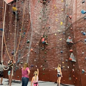 ON THE EDGE ROCK CLIMBING GYM - 42 Photos & 29 Reviews - 200 West Dr ...
