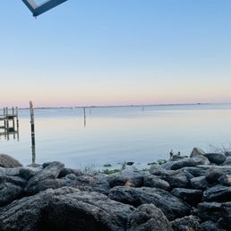 THE ISLAND WATERFRONT BAR & GRILL - Updated December 2025 - 264 Photos ...