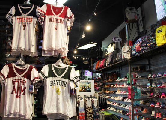 TYLER’S - Updated July 2024 - 29 Photos & 22 Reviews - 5959 Royal Ln ...