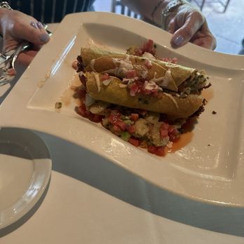 CANOE - Updated November 2024 - 3380 Photos & 2464 Reviews - 4199 Paces ...