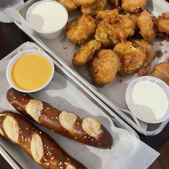 DEAD LOW BREWING - Updated October 2025 - 311 Photos & 182 Reviews ...