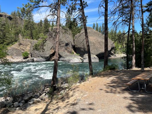 RIVERSIDE STATE PARK: BOWL AND PITCHER AREA - Updated December 2024 ...