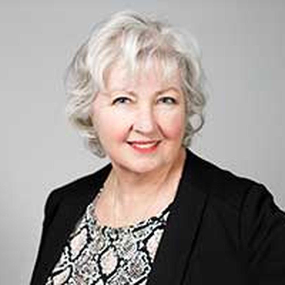 Christina Laughlin's Instagram, Twitter & Facebook on IDCrawl