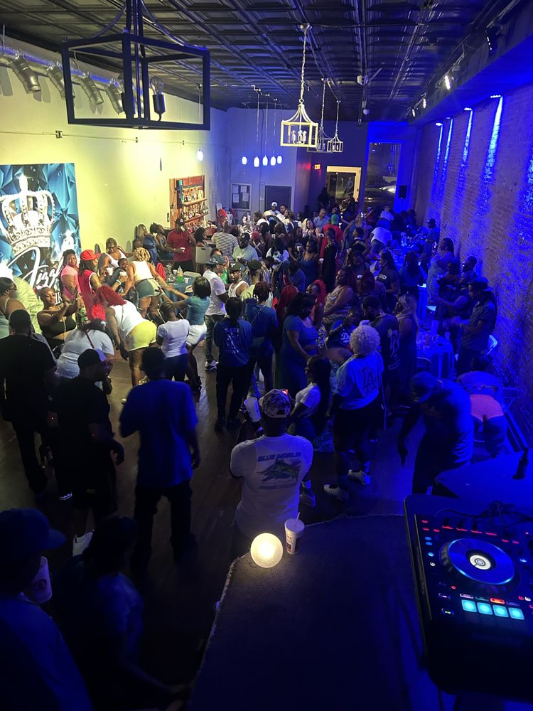 BOSS ENTERTAINMENT CENTER - Updated August 2025 - 1612 3rd Ave N ...