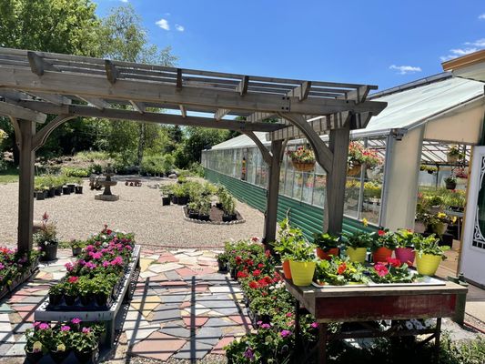 PENNFIELD GARDENS - Updated August 2025 - 11 Photos - 19595 Capital Ave ...