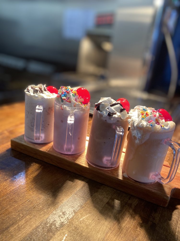 FLIGHT BURGER - 339 Photos & 140 Reviews - 650 W Carmel Dr, Carmel ...