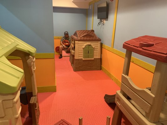 MAGIC GROUND - 109 Photos & 55 Reviews - 3100 14th St NW, Washington ...