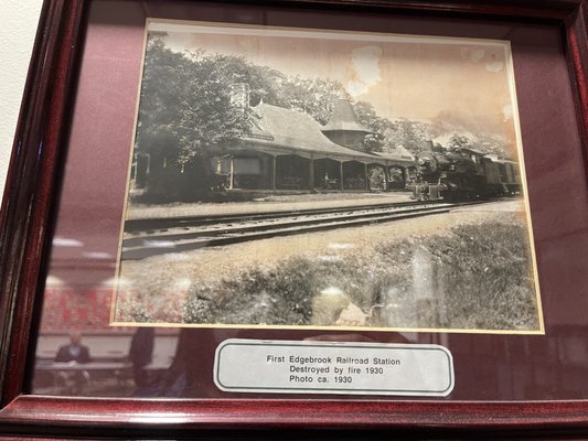 CHICAGO PUBLIC LIBRARY - EDGEBROOK - Updated October 2025 - 32 Photos ...