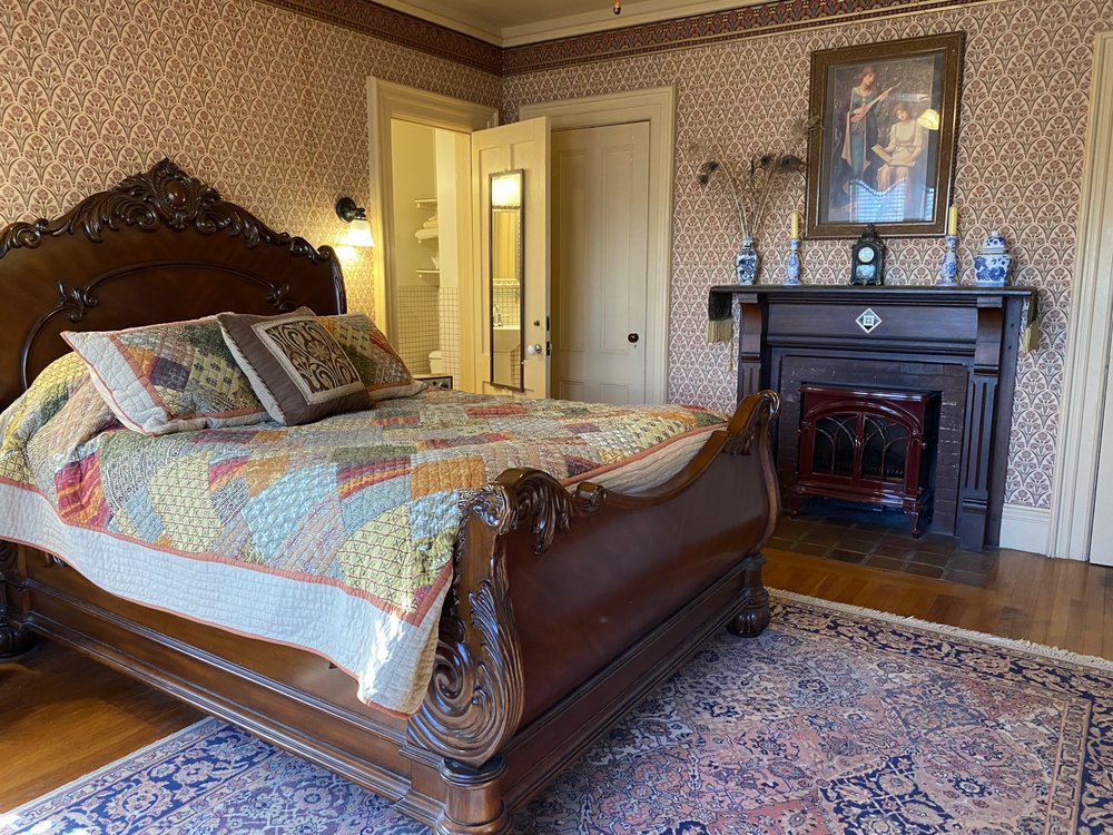 AMHERST INN - Updated May 2026 - 18 Photos & 31 Reviews - 257 Main St ...