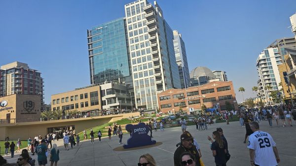 GALLAGHER SQUARE - Updated July 2025 - 132 Photos & 37 Reviews - 100 ...