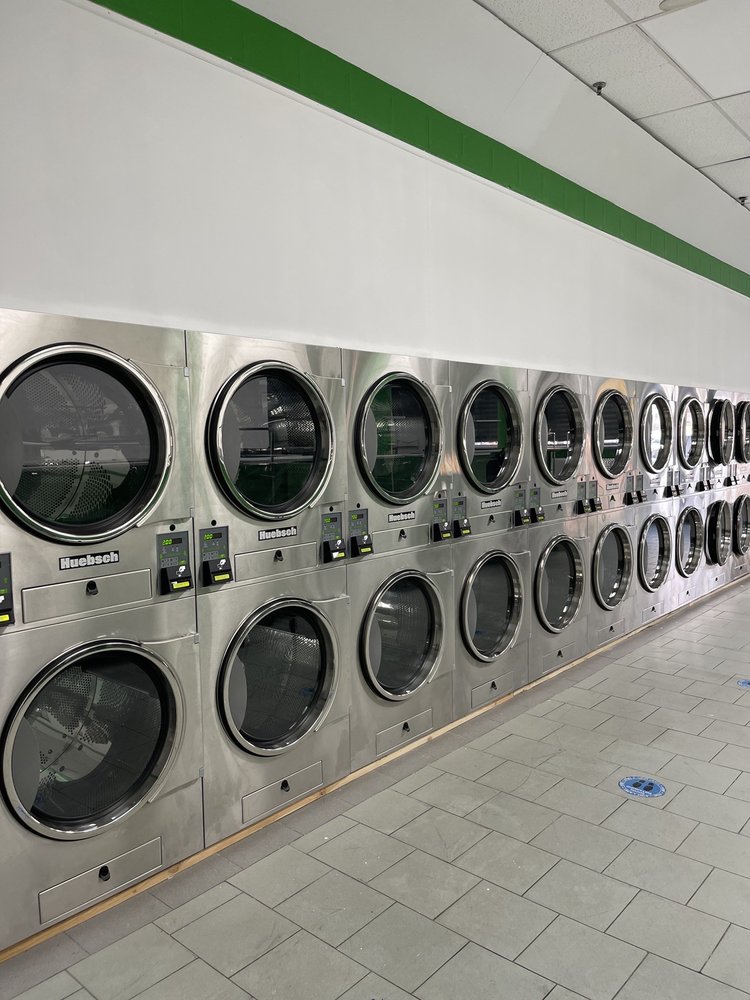 THE PALACE LAUNDROMAT - Updated March 2025 - 20 Photos - 204 Bushwick ...