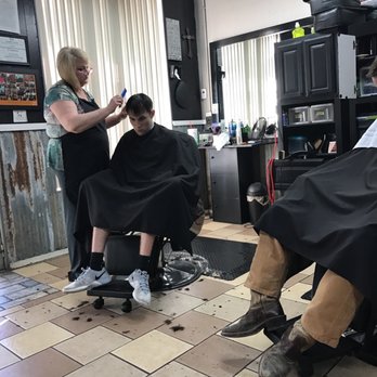 JUSTIN BARBER SHOP - Updated July 2024 - 18 Reviews - 104 W 4th St ...