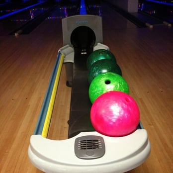 EARL-BOWL LANES - Updated January 2026 - 17 Reviews - 390 Morwood Rd ...
