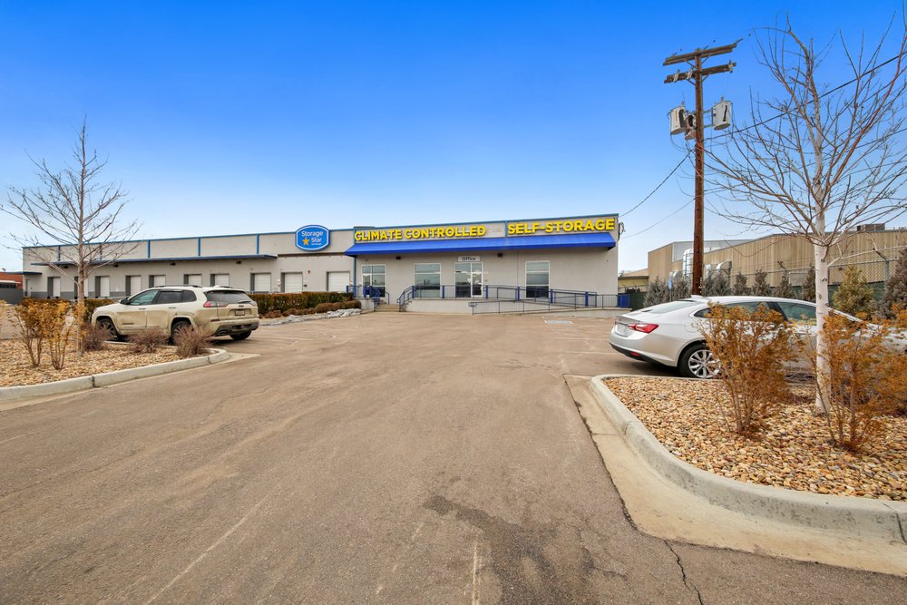 STORAGE STAR DENVER - Updated October 2025 - 35 Photos - 4005 Grape St ...