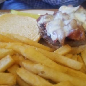 CAPITOL DINER - Updated July 2024 - 204 Photos & 357 Reviews - 800 ...