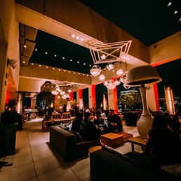 HIVE AND HONEY ROOFTOP BAR - Updated October 2024 - 935 Photos & 816 ...