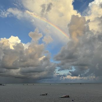 FLIPPERS BEACH BAR - Updated December 2025 - 37 Photos & 32 Reviews ...