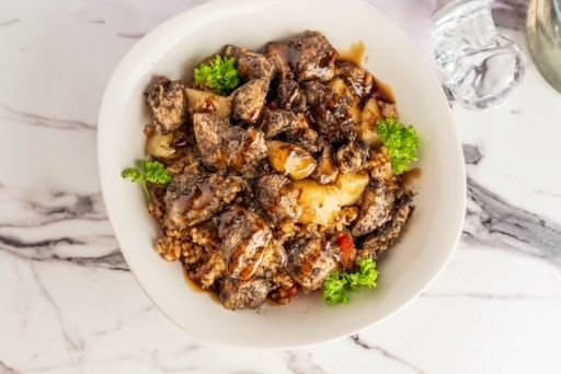 SWIGZZ RESTAURANT AND LOUNGE - Updated August 2025 - 65 Photos & 31 ...