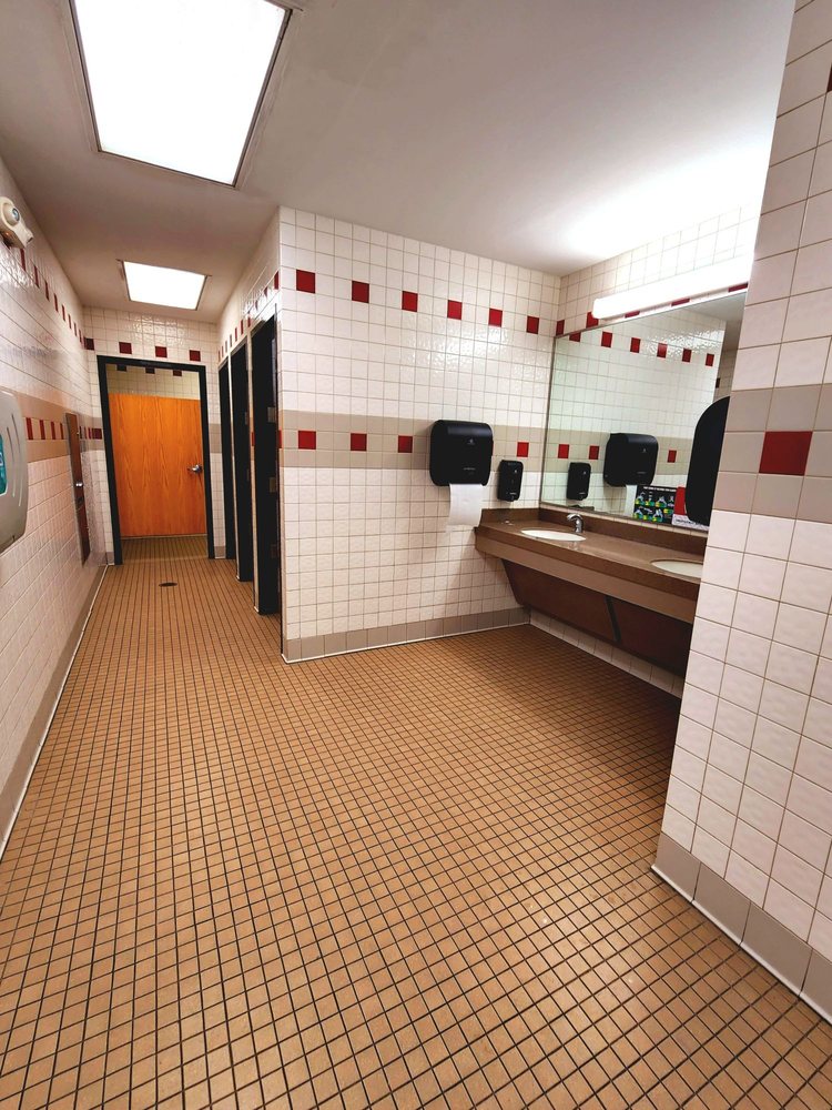 CHOCTAW TRAVEL PLAZA-STRINGTOWN - Updated October 2025 - 28 Photos ...