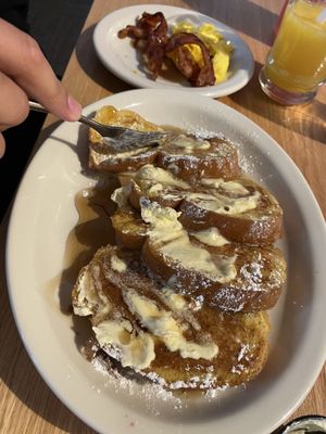 VILLAGE INN - Updated January 2026 - 29 Photos & 54 Reviews - 1685 S ...