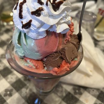 PYRENEES CAFE - Updated May 2025 - 406 Photos & 318 Reviews - 601 ...