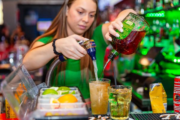 FLB SPORTS BAR - Updated December 2025 - 83 Photos & 136 Reviews - 511 ...