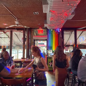 MR BIGGS BAR & GRILL - Updated July 2025 - 150 Photos & 326 Reviews ...