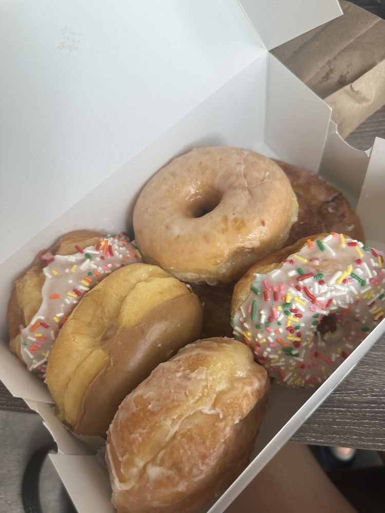 COMBO DONUT - Updated December 2025 - 40 Photos & 113 Reviews - 1509 S ...