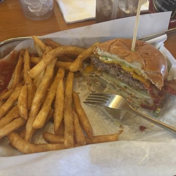 HAMBURGER FACTORY FAMILY RESTAURANT - Updated May 2025 - 716 Photos ...