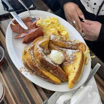 PERRY’S PLACE - Updated May 2025 - 47 Photos & 71 Reviews - 221 W ...