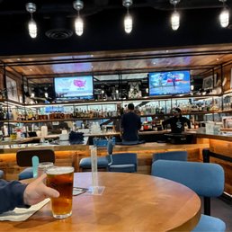 32 BAR & GRILL - Updated December 2025 - 125 Photos & 86 Reviews ...