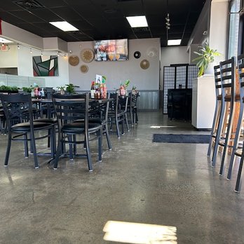 PHO WINN - Updated October 2025 - 32 Photos & 10 Reviews - 512 N Main ...