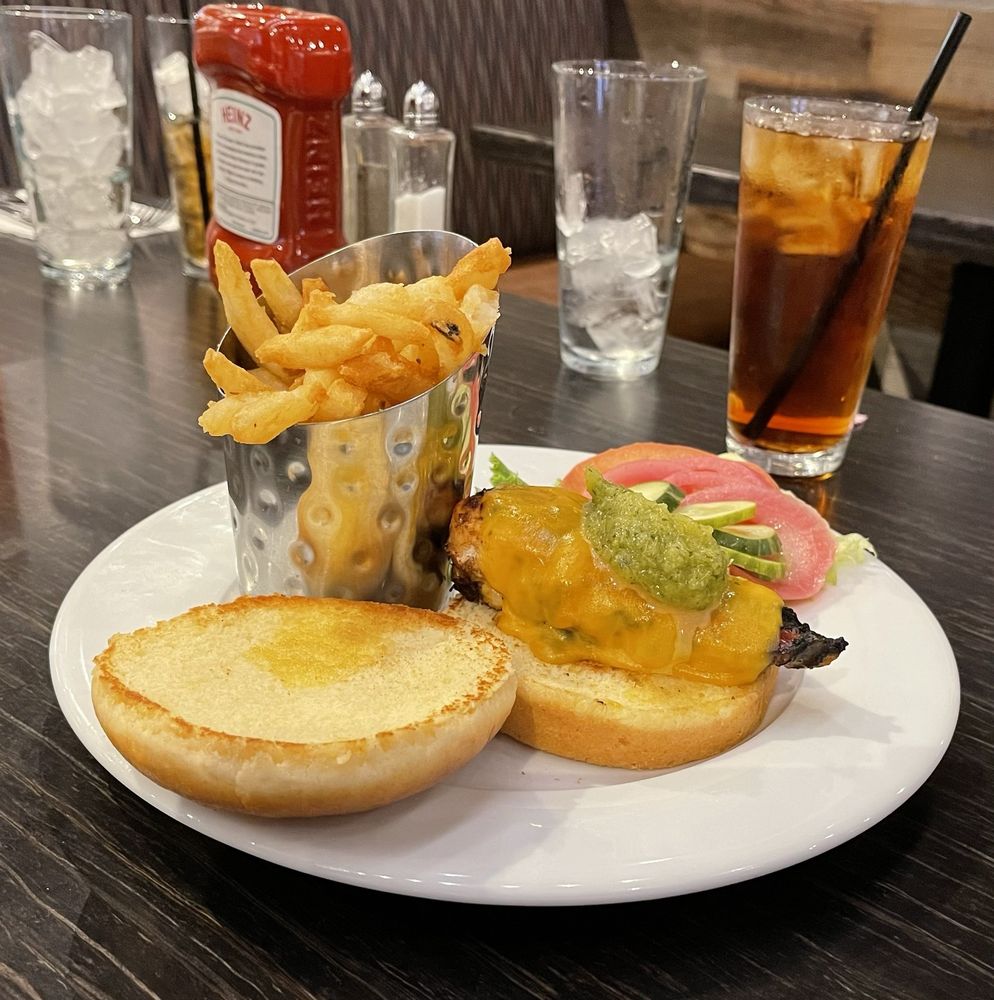 ROCKWOOD BAR & GRILL - Updated March 2025 - 17 Photos - 4500 E Margaret ...