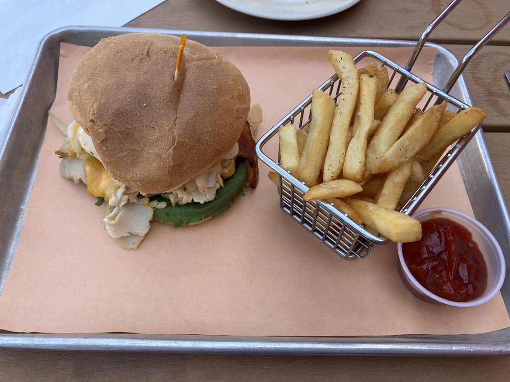 LADDER 133 SPORTS KITCHEN & SOCIAL - 223 Photos & 271 Reviews - 133 ...