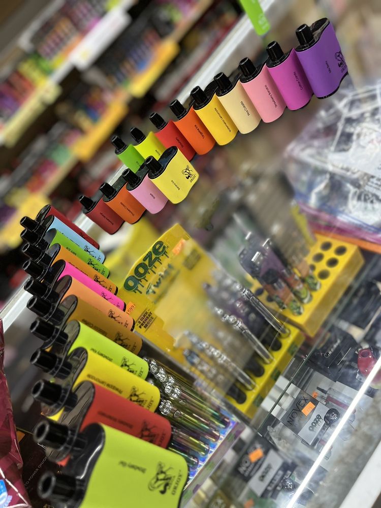 LUCKY SMOKESHOP TOBACCO & MARKET - Updated April 2025 - 166 Photos & 12 ...