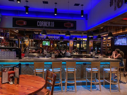 CORNER 16 - Updated May 2025 - 50 Photos & 69 Reviews - 9637 Kroger ...